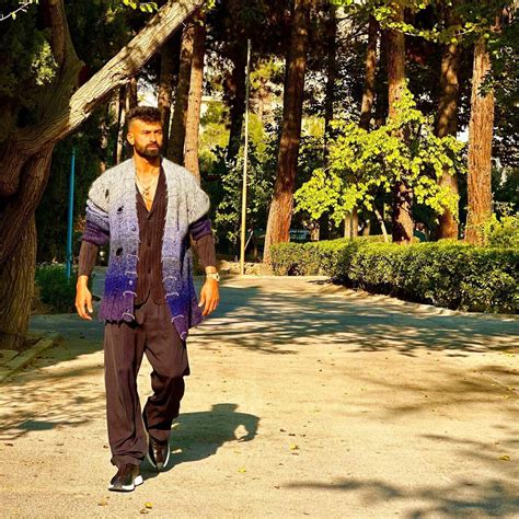 عکس استایل جدید و خاص رامین رضاییان با زنجیر طلا