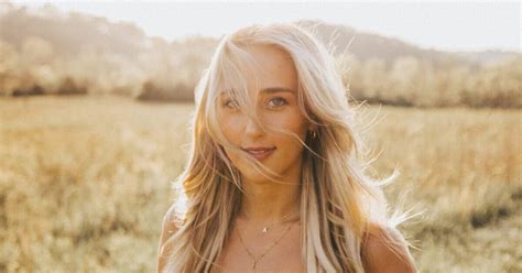Interview Ashley Cooke Finds Her True Voice After A Difficult Year