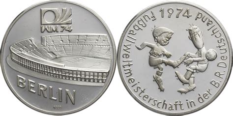 Berlin Medaille Auf Die Fußball Weltmeisterschaft 1974 In Deutschland