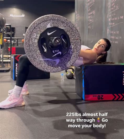 Dak Prescotts Fiancée Sarah Jane Ramos Wears Cute Pregnant Pink Fit