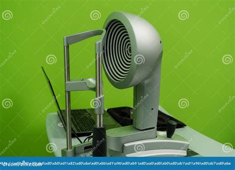 Corneal Topographer Shines Red Light For Topography Examination