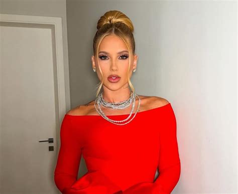 Virginia Fonseca Escolhe Look All Red Para Evento Em São Paulo