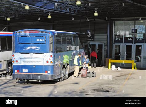 Greyhound Bus Station Fotos Und Bildmaterial In Hoher Auflösung Alamy