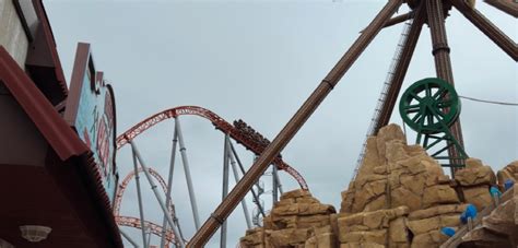 5분간 공포 떨어 부산 유원지 롤러코스터 공중서 멈춰