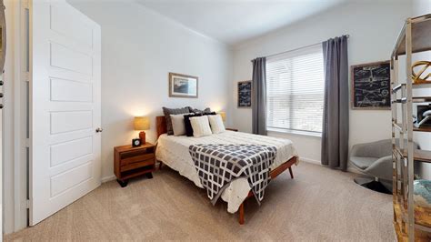 Berkshire Jones Forest Thrifty Apartments