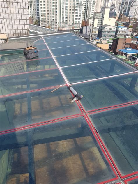 용인 수원 오산 평택 성남 자동차유리 실리콘작업 샷시창틀누수베배란다빗물누수차단크랙렉방수실리콘시공회사코킹공사윗집누수건물외벽창문청소업체상가외부유리청소외창전문청소