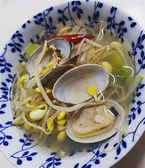 속 시원한 바지락 콩나물국