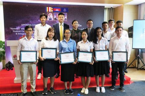 និស្សិត ឆ្នើម ១០ នាក់ ត្រូវបាន ជ្រើសរើស ឲ្យ ធ្វើ ទស្សនកិច្ច សិក្សា នៅ