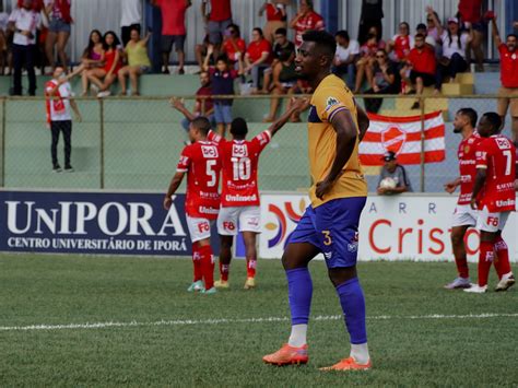 Campeonato Goiano Vila Nova Vence Rebaixado Iporá E Joga Pressão Para