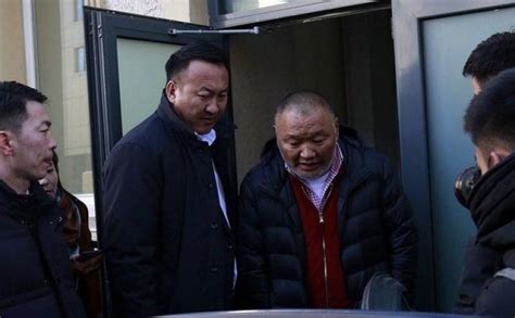 Худалдаа хөгжлийн банкны ТУЗ ийн дарга Д Эрдэнэбилэг гадаадад эмчлүүлэхээр явжээ