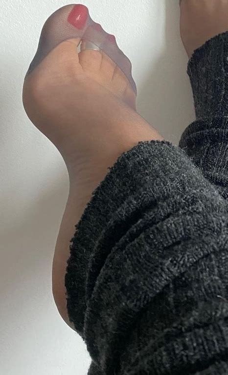 Sexy Toes In Nylons