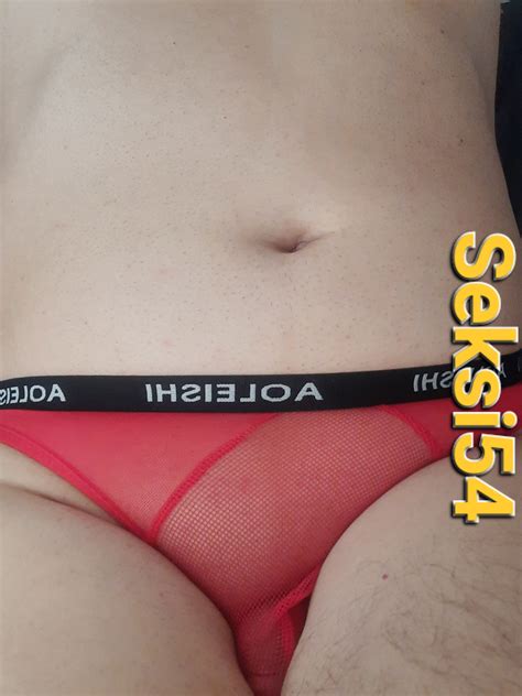 اولین تیکه لباس زنانه پوشم رسید بهم بگید چطوره رو تنم