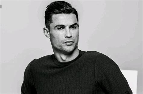 شاهد كريستيانو رونالدو يتألق بالأبيض والأسود