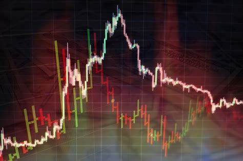 시장 분석을 포함한 모니터의 데이터입니다 막대 그래프 다이어그램 재무 수치 외환 차트 Down American Football에 대한 스톡 사진 및 기타 이미지 Istock