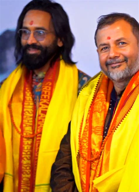 కేదార్‌నాథ్‌ను సందర్శించిన మంచు విష్ణు మోహన్‌బాబు ఫొటోలు Manchu Vishnu And Manchu Mohan Babu