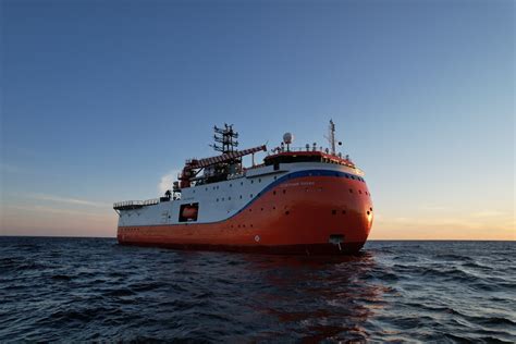 Первая в мире ледостойкая платформа Северный полюс вышла в рейс Zavodfoto — Livejournal