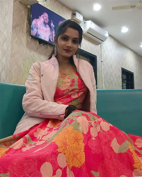 Nisha Prajapati Nishaprajapati777 • Instagram Photos And Videos