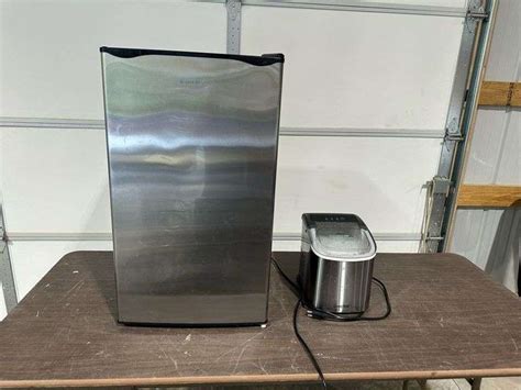 Mini Fridge Ice Maker Lee Real Estate Auction Service