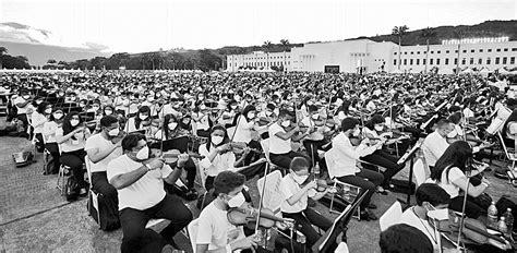 ဗင်နီဇွဲလားမှသံစုံတီးဝိုင်း ကမ္ဘာ့အကြီးဆုံးသံစုံတီးဝိုင်းအဖြစ် ဂင်းနစ်မှတ်တမ်းဝင် Myawady