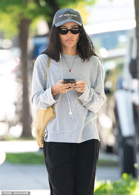 Newly Engaged Zoe Kravitz Shows Off 1million Diamond Ring As Details