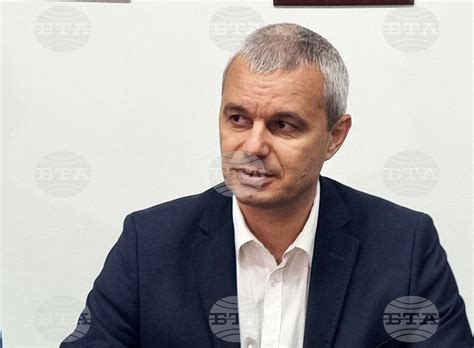 Председателят на „Възраждане“ Костадин Костадинов е водач на листата на партията във Варна за