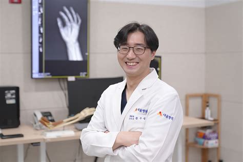 무리한 운동이 유발하는 손목질환 주상월상인대 손상