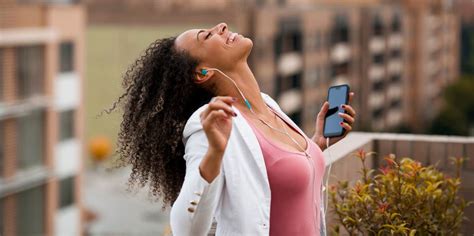 The 3 Zodiac Signs Who Want To Be Single During The Moon Conjunct Jupiter On Monday August 15