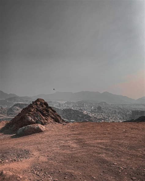 abdullah qureshi shares new pictures from cave thawr makkah reviewit pk