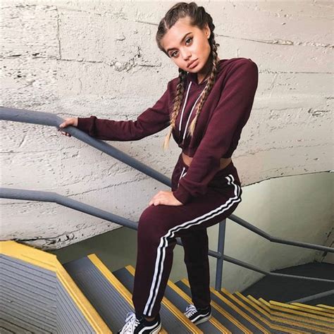 Conjunto Tumblr Deportivo Fashion Pants Activewear Print Crop Top