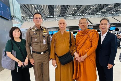 รองอธิการบดีฝ่ายกิจการต่างประเทศ มจร น้อมส่ง พระเดชพระคุณพระอาจารย์จีนราชธรรมานุสิฐ และคณะ กลับ