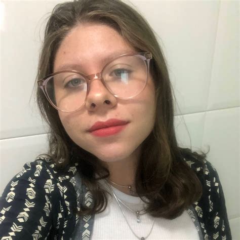 Larissa Youtube