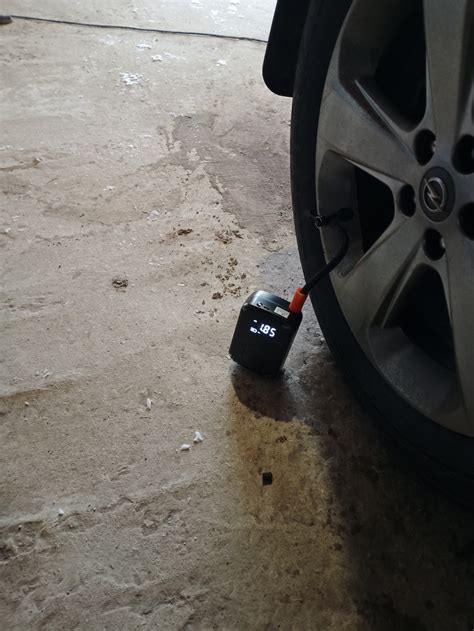 Беспроводной мини компрессор для накачки шин автомобиля, мотоцикла ...