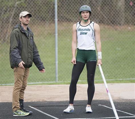 Mustang Vaulter Fixsen Heads For World Meet Placed 2nd At Nationals