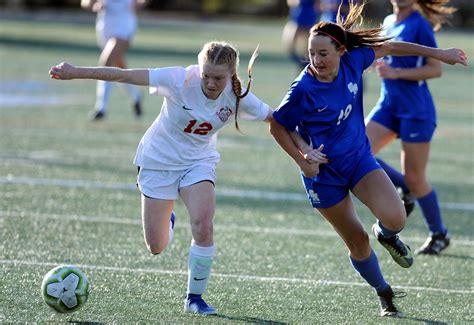Mater Dei Girls Soccer Team Enjoys Rare Victory At Santa Margarita