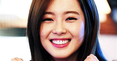 눈에 넣어도 아프지 않을 고아라