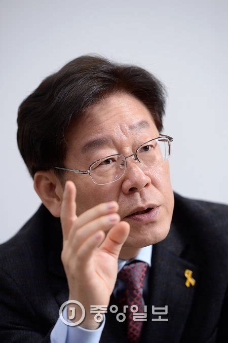 이재명 오늘 시계공장에서 대선 출마선언 노동자 대통령 도전 중앙일보