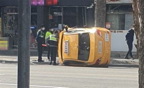운전면허 따려고 ‘교육용 차량으로 연습하다 역대급 사고 낸 ‘왕초보 운전자 인사이트