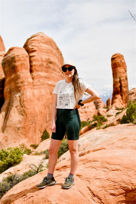 What To Wear To Hike Arches National Park