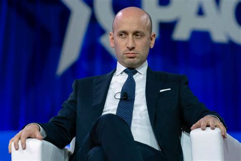Trump Aide Stephen Miller Suggests Replacing Aps Seat In White House