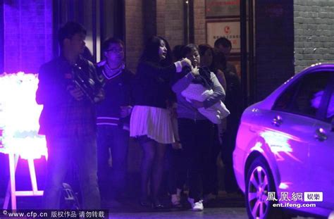 汪峰女儿百日宴 杨澜杨坤等明星好友齐捧场 高清大图 娱乐频道凤凰网
