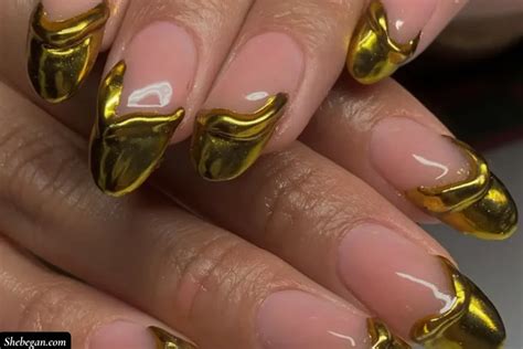 12 Shiny Chrome Nails That Will Elevate Your Style