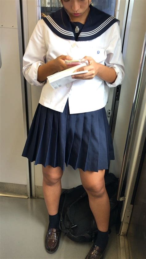 ボード「女性 セーラー服」のピン