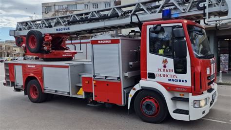 Горя покрив на сграда в областния град Кворум Силистра