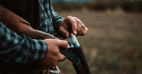 Video Anciano Desata Tiroteo En Bar De Brasil Hombre Dispar Contra Sus Amigos Porque No Le