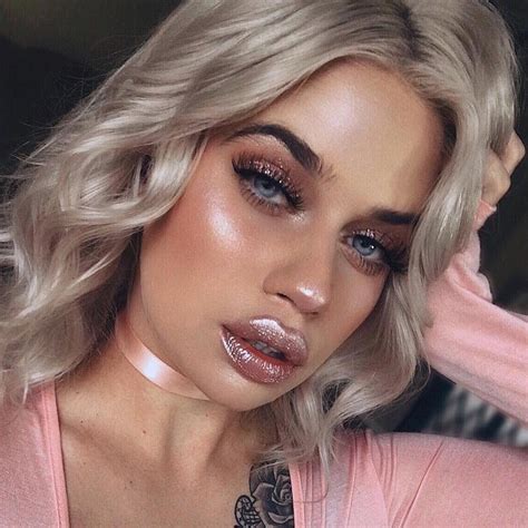Golden Rose Makeup Looks