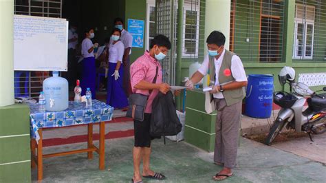 မြိတ်မြို့ အသွားအလာကန့်သတ်စောင့်ကြည့်ရေးစခန်းရှိ နေရပ်ပြန်ရွေ့ပြောင်းလုပ်သားများအား ကိုဗစ် ၁၉