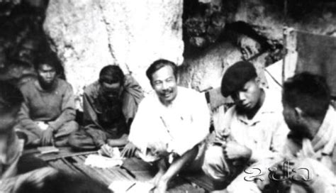 ສືບຕໍ່ເອົາແບບຢ່າງຄຸນງາມຄວາມດີຂອງປະທານ ສຸພານຸວົງ