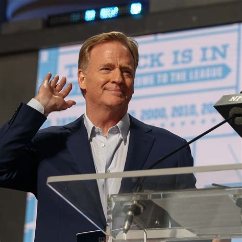 Fans React To Iowa Cheerleaders Unfortunate Wardrobe Malfunction The