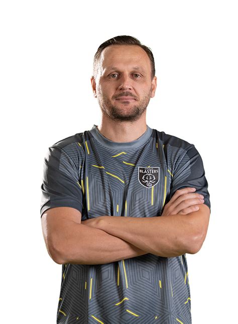 Kerala Blasters Coach Ivan At Pearline Beard Blog