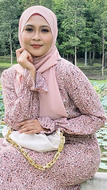 Berita Tv Malaysia Kain Sendat Siti Nordiana Ni Pakai Sampai Nampak